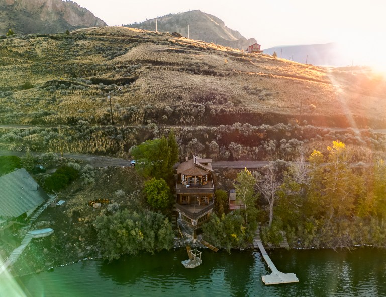 Shipwreck House in Idaho – A Review of The coolest airbnb themed like a ...